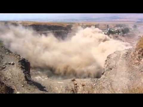 Two explosions in a quarry - YouTube
