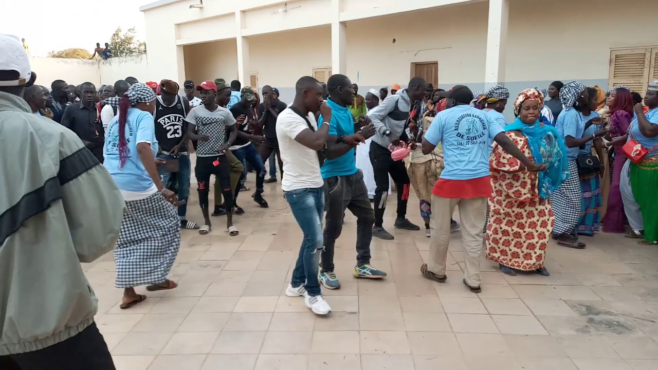 Culture Diola bat son plein - YouTube