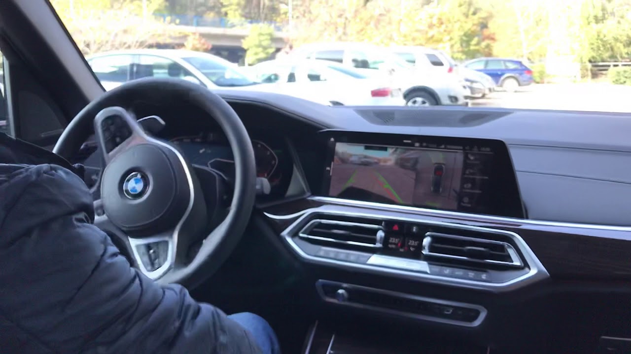 BMW X5 Reversing Assistant - YouTube