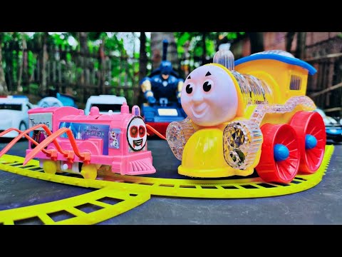 Kereta Api Thomas Hantu Laba-laba Vs Kereta Thomas & Friends - YouTube