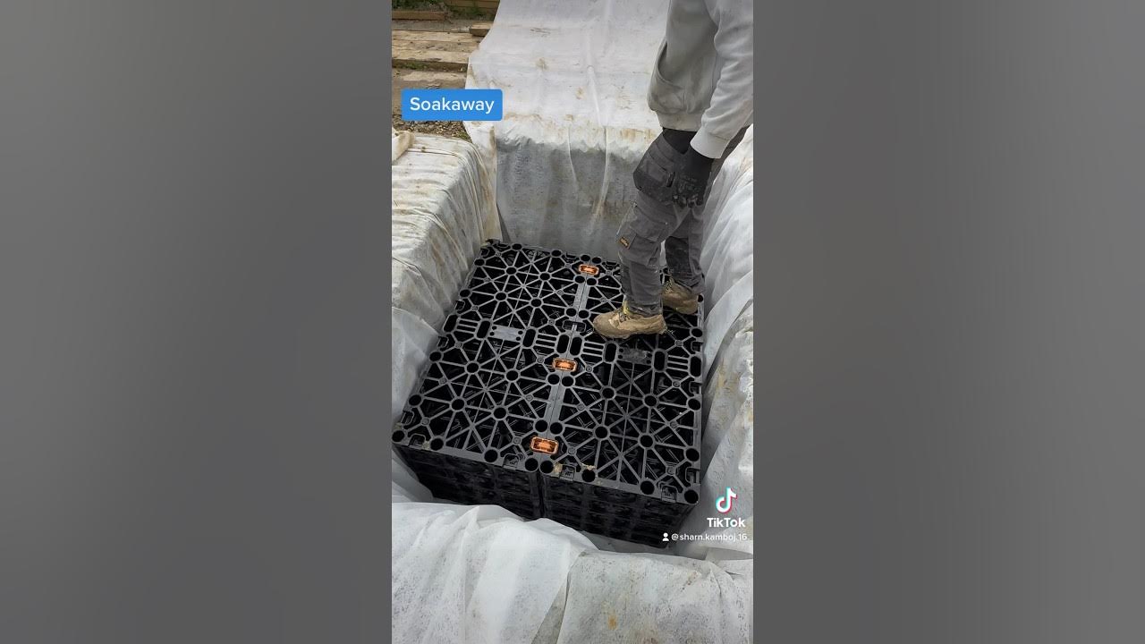 How to make soakway ? #howtomakesoakaway #soakaway #rainwater #builder #construction - YouTube