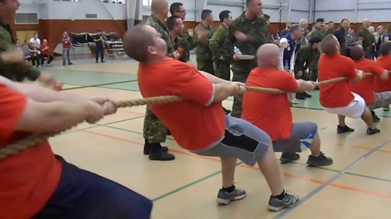 United Way "Battle of the Rope" 2013 - Team 2 RCEME - YouTube