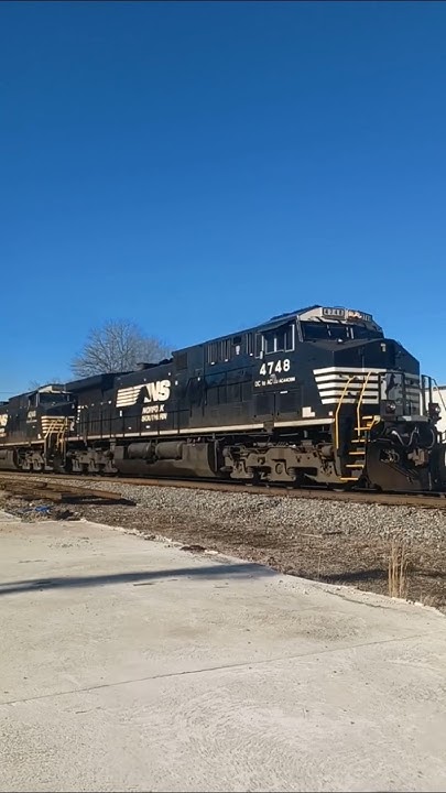 Super-Fast TRIO "Rollin down mtn" HUGE HIGH PITCH Blast! Norfolk Southern #4748 - #28r@rider22 ...