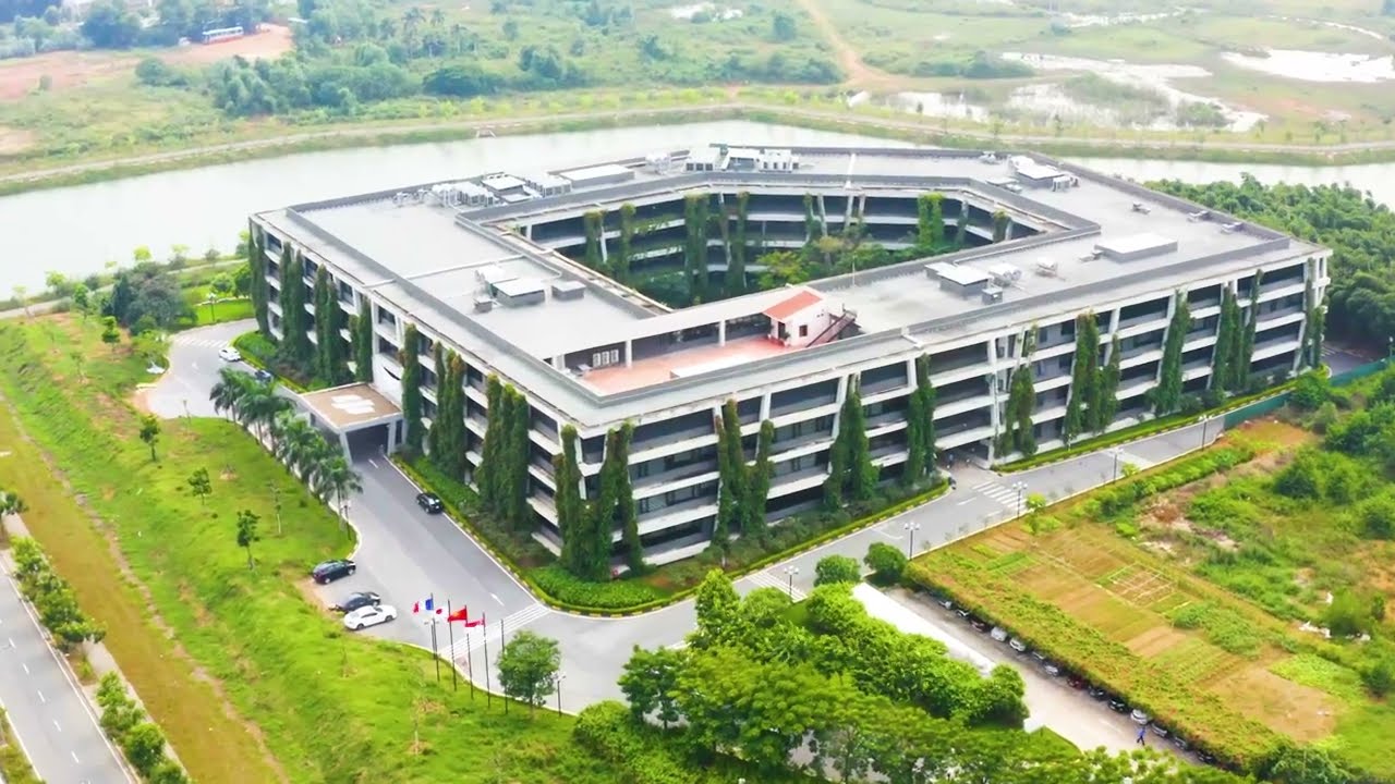 Khám phá và trải nghiệm những điều thú vị tại FVille Campus - YouTube