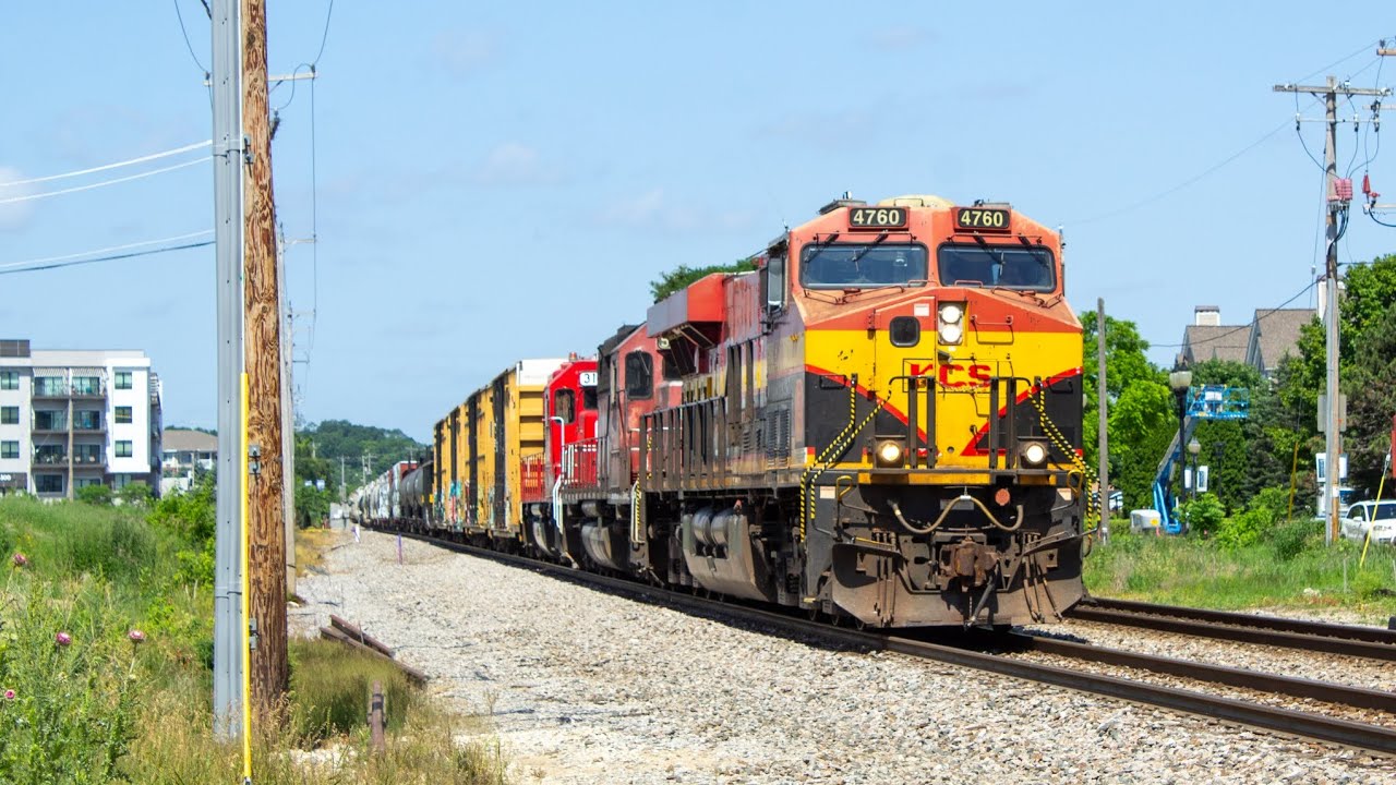 KCS 4760 leads CP 246 thru Wauwatosa, WI with CP 5743 in tow on the ...