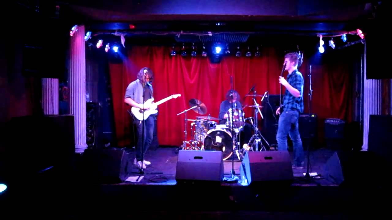 The Loud Machine - Loud Machine live at The Monto - YouTube