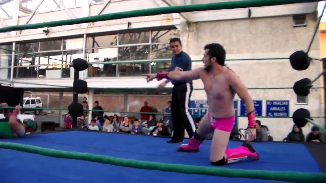 Diving European Uppercut And Diving Double Knee Drop - YouTube