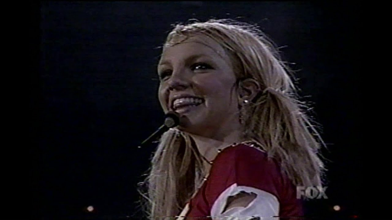 Britney Spears - Summer Music Mania 2000 - YouTube