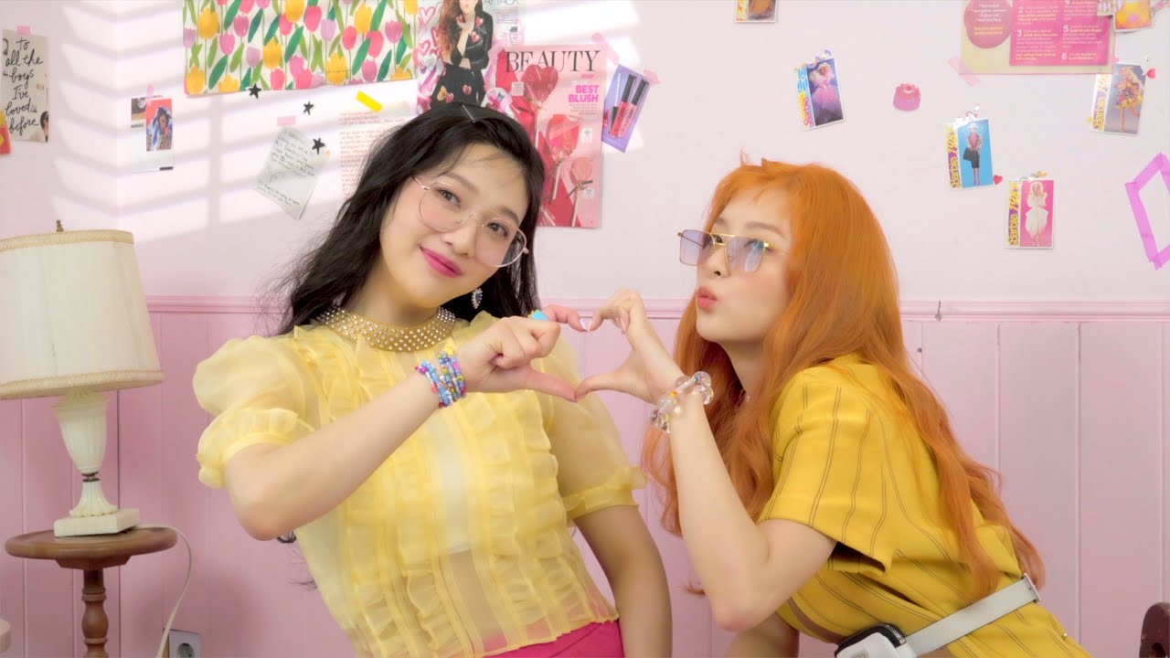 Red Velvet 레드벨벳 'Queendom' Jacket Behind I RV Collection - YouTube