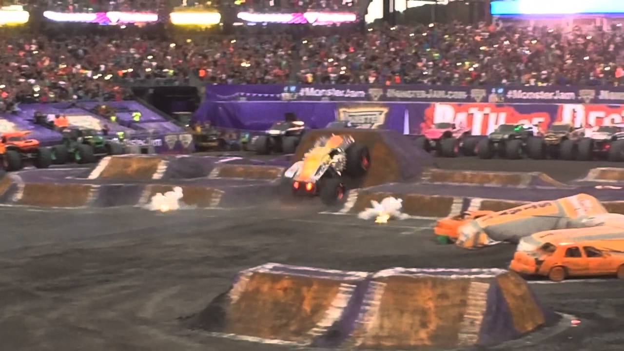 Monster Jam 2015 Max-D aka Maximum Destruction successful Double ...