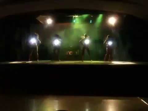 Espectáculo "Hollywood on Stage" (clip Ironettes de Iron Man) de ...