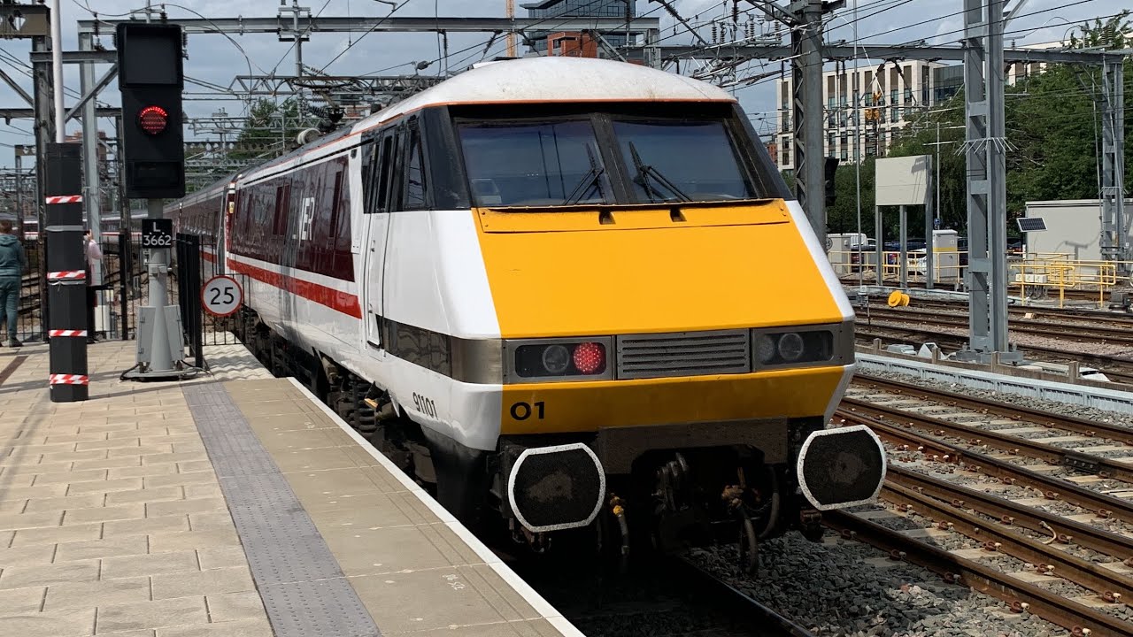 MK4 DVT 82212 departing Leeds with 91101 pushing on the rear, 25/06/23 ...