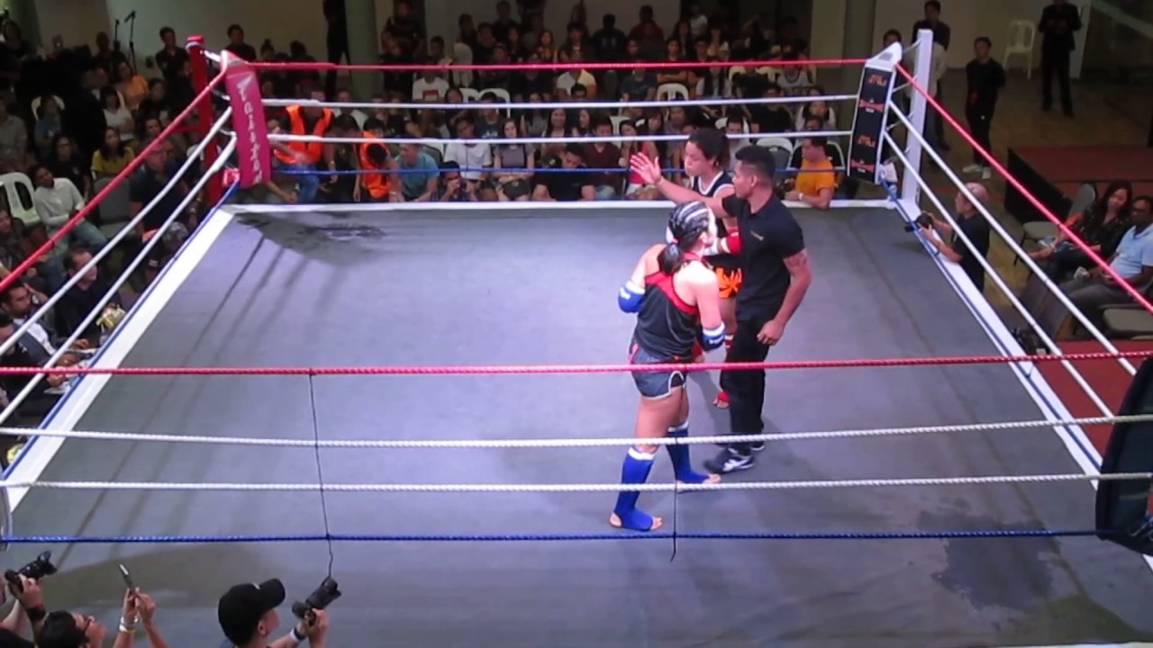 Thrive 01 - Rachel Poh (blue) vs Leah (Trifecta) - YouTube