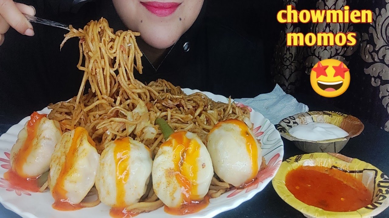 Eating veg chowmein,veg momos | eating show | street food asmr | indian ...