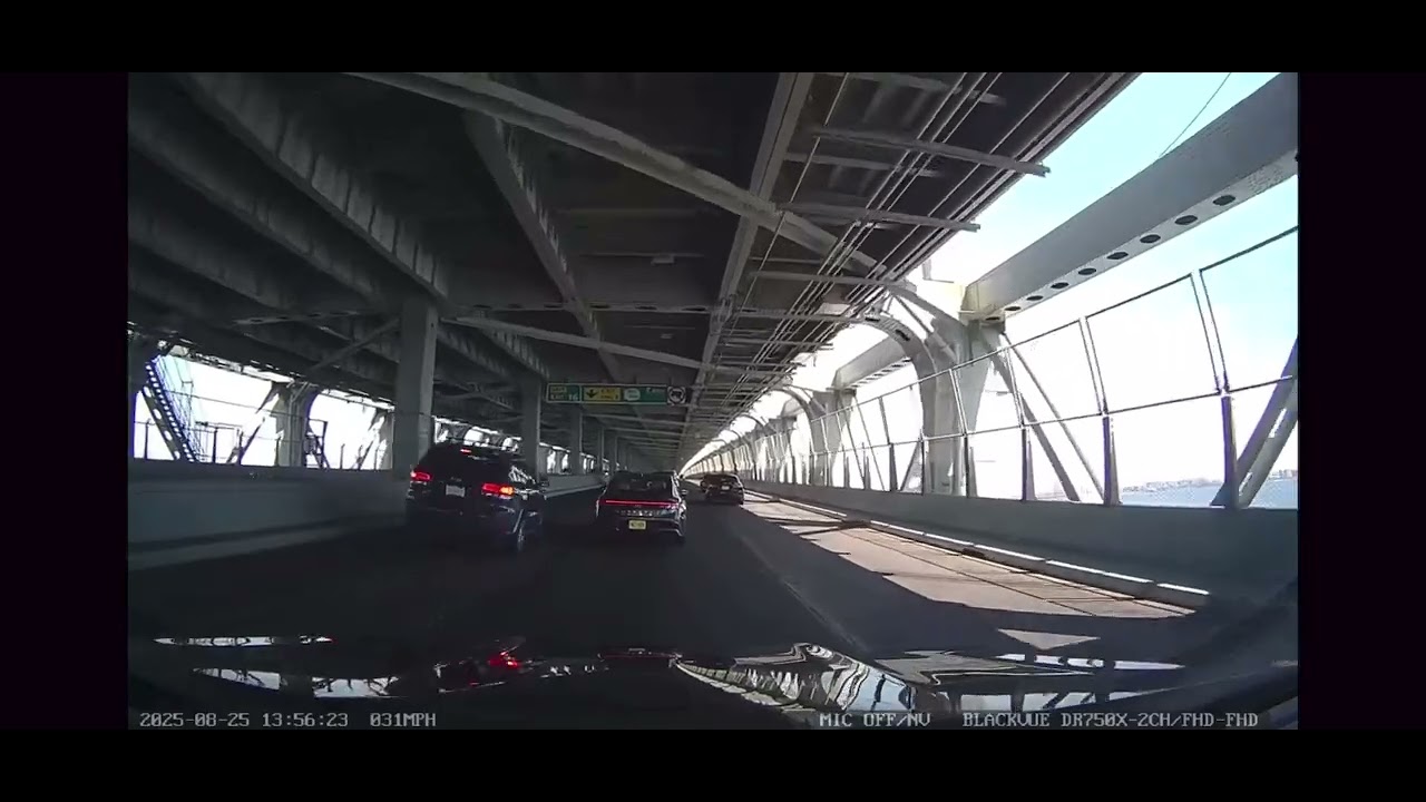 Driver crashes into wall on Verrazzano Bridge and drives off - YouTube
