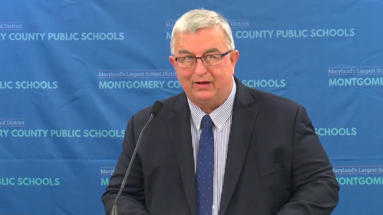 Superintendent Meets the Media - YouTube