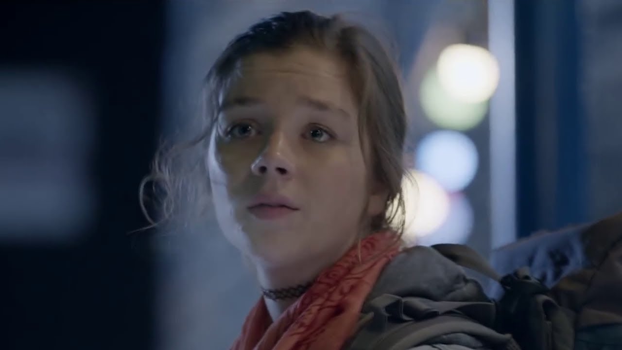 Claudia Jessie (Eloise Bridgerton) in a Christmas/Boxing Day Commercial ...