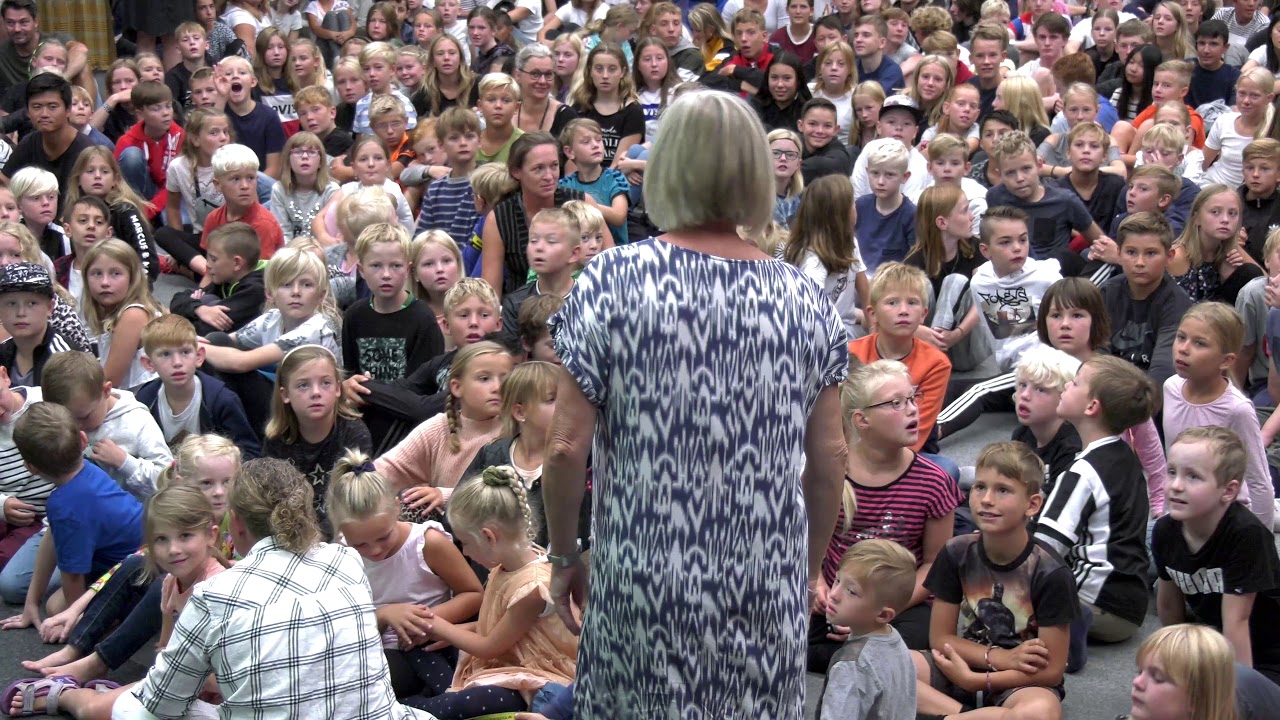 1. skoledag på Korup Skole den 13. august. - YouTube