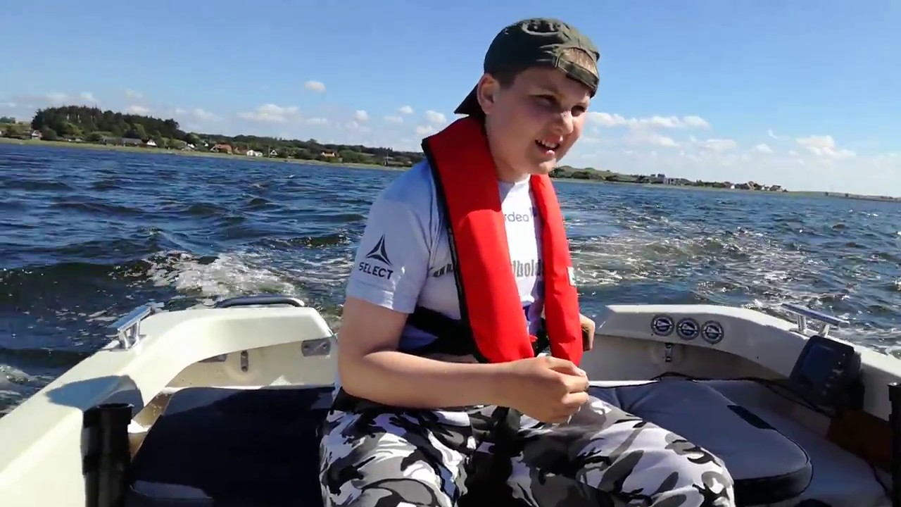 Nicolaj er ved at teste Crescent 434 med Tohatsu 15 hk 4-takt - YouTube