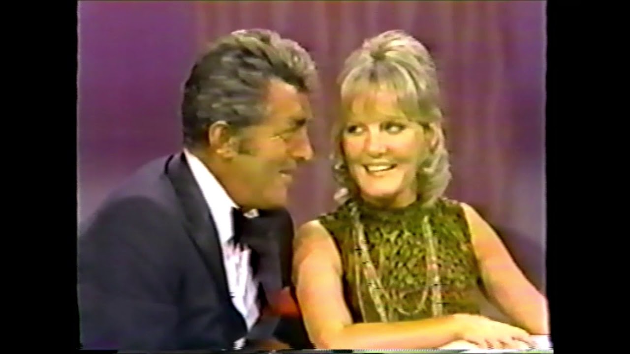 Dean Martin & Petula Clark - "Happiness Medley" - LIVE - YouTube