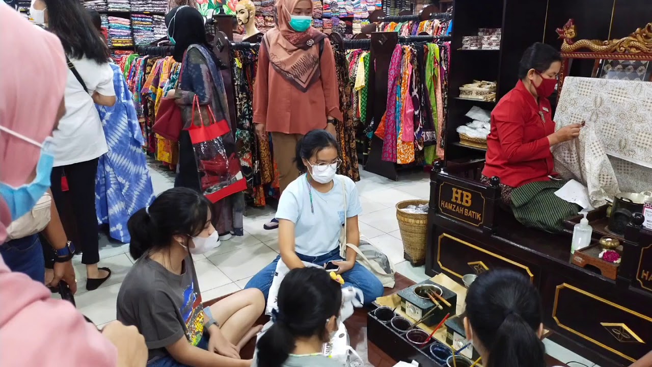 Batik Mirota Hamzah Malioboro - YouTube