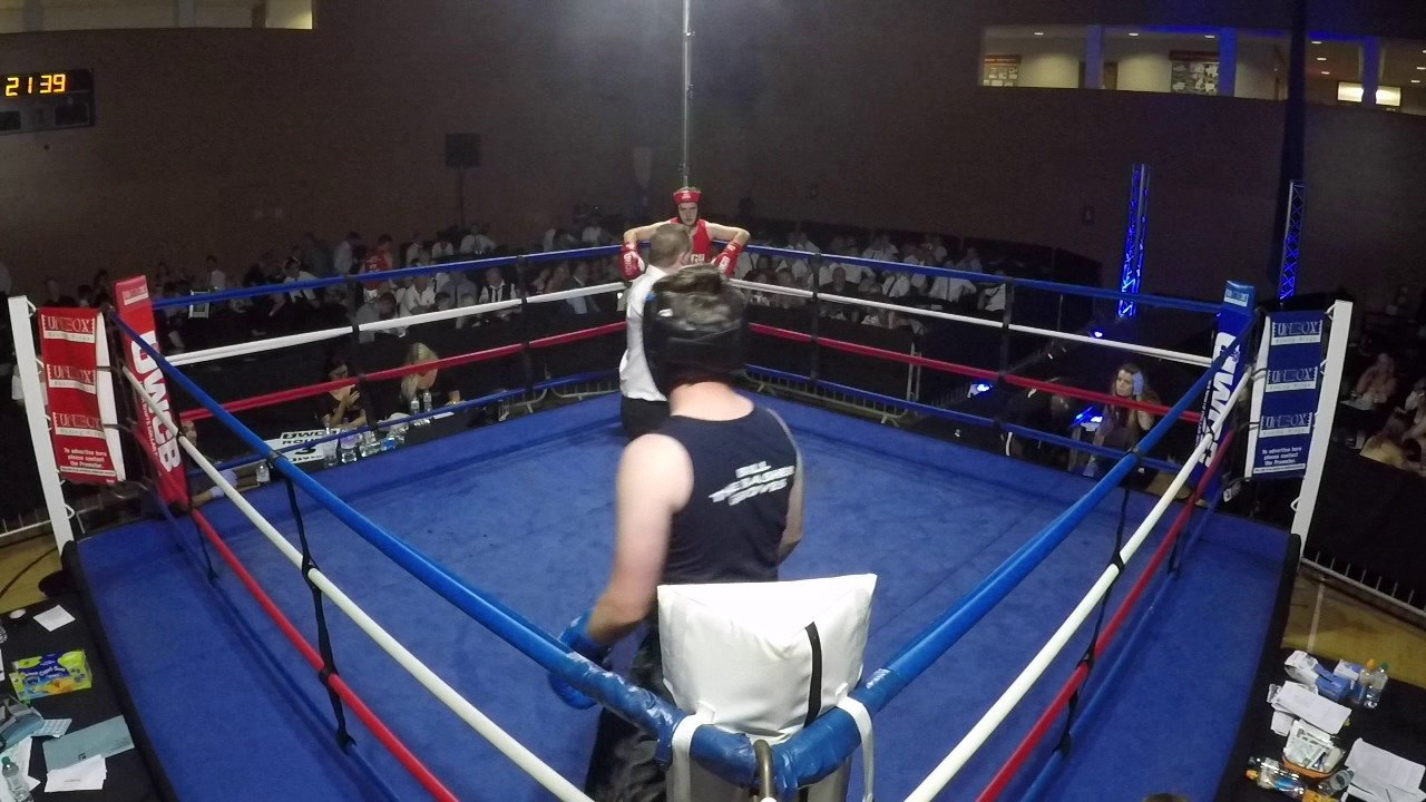 Ultra White Collar Boxing | Watford | Brandon Webb VS Bill Groves - YouTube