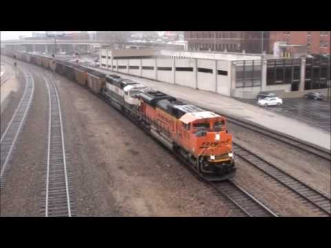 BNSF 9279 leads EB Loaded Coal Train with Ex BN MAC Trailing. Kansas City, MO 3/14/20 - YouTube