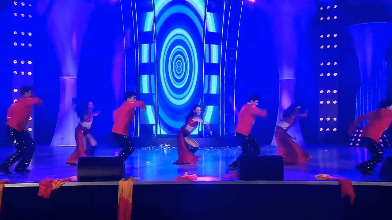 Bollywood Dhamaka Medley - YouTube