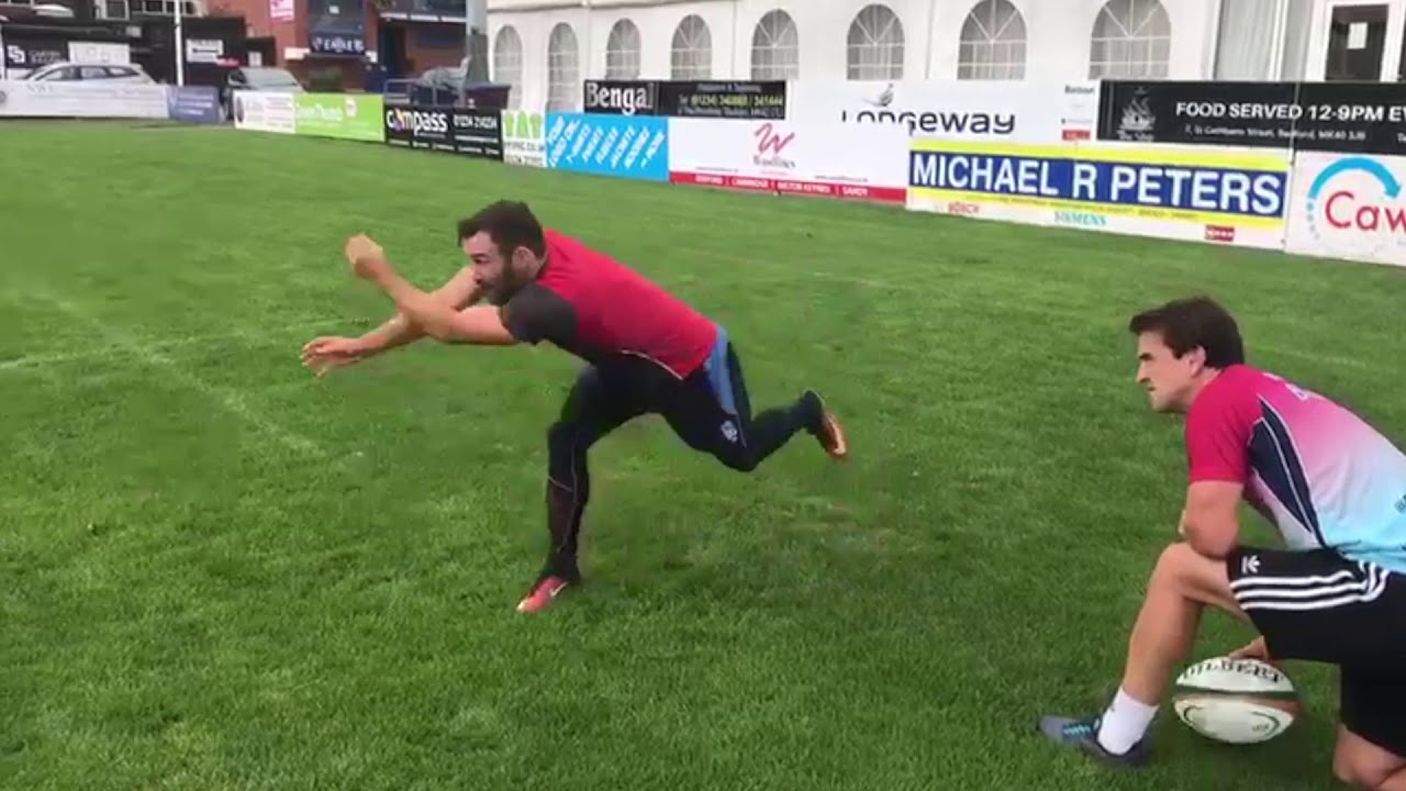 Scrum Half Reaction Passing drill - YouTube