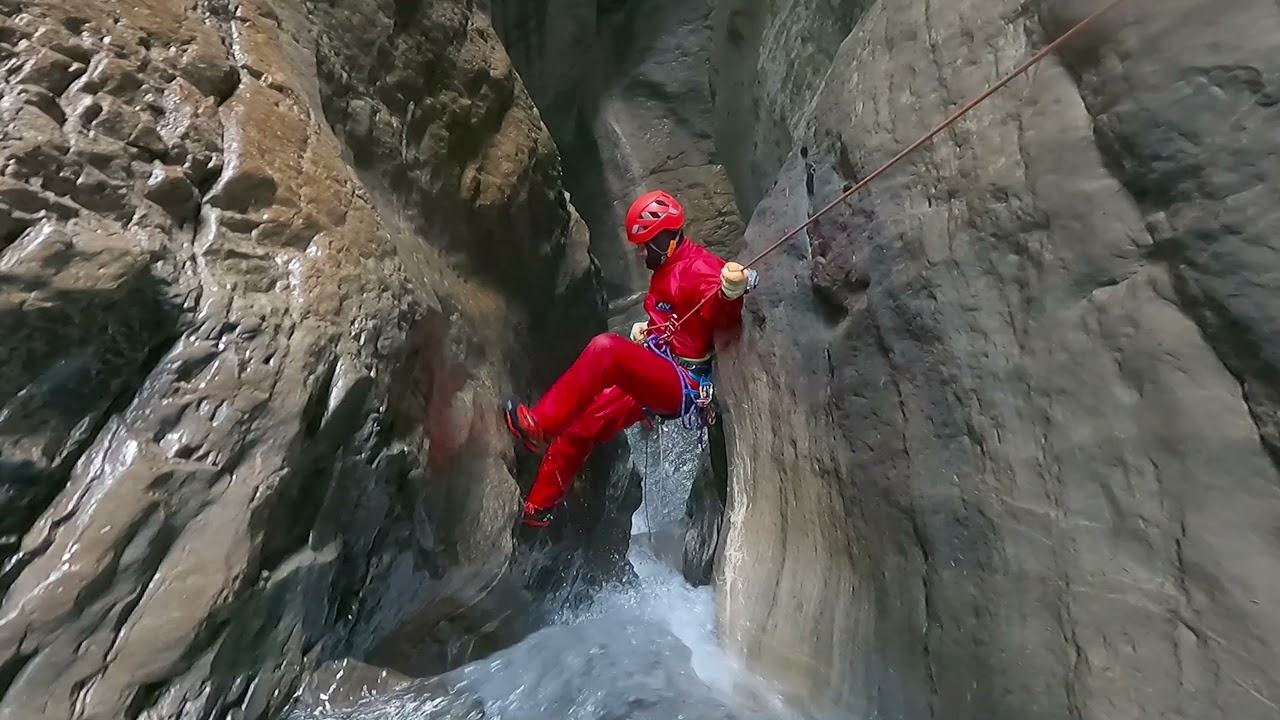 Canyoning - Parcours vidéo du canyon de Sefi. Suisse. - YouTube