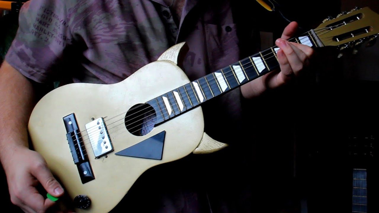 CUSTOM MINI GUITAR - YouTube