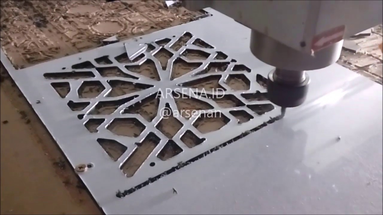 Mesin CNC Router memotong ACP motif timur tengah - YouTube