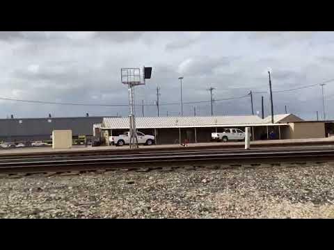 UP 7690 GEVO Leads Locomotive Houston,Tx - YouTube