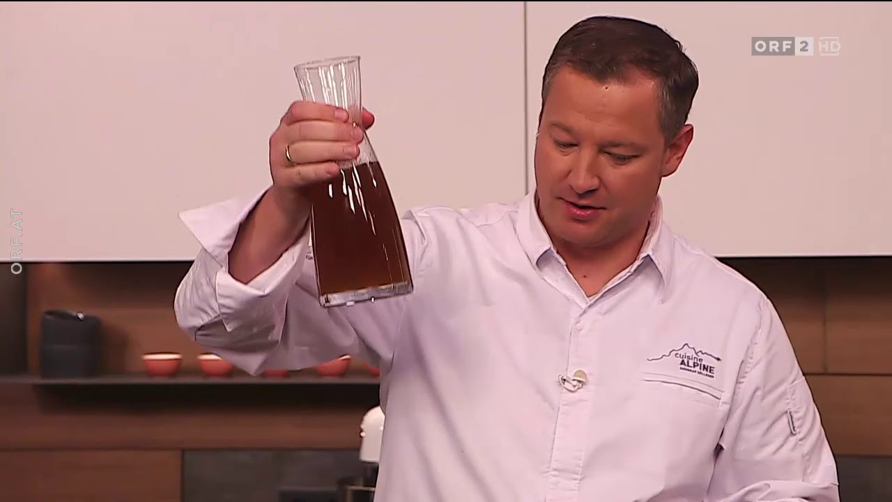 Andreas Döllerer - Entenconsommé mit confiertem Ei - YouTube