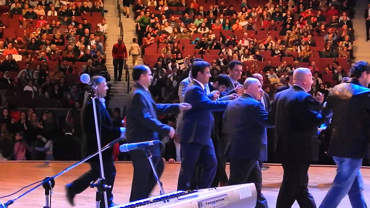 Aziz Murati - Ne koncert ne Istanbul 2014 - YouTube