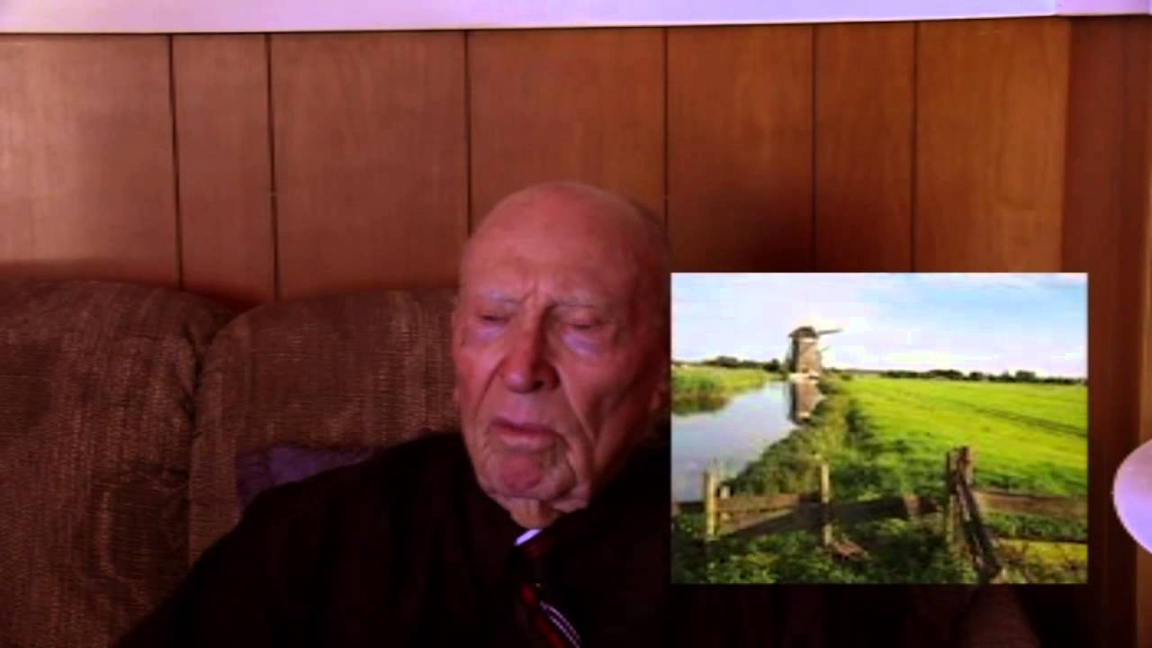 Flying in a B-17 as told by Leo Perkins - 11-10-2013 - YouTube