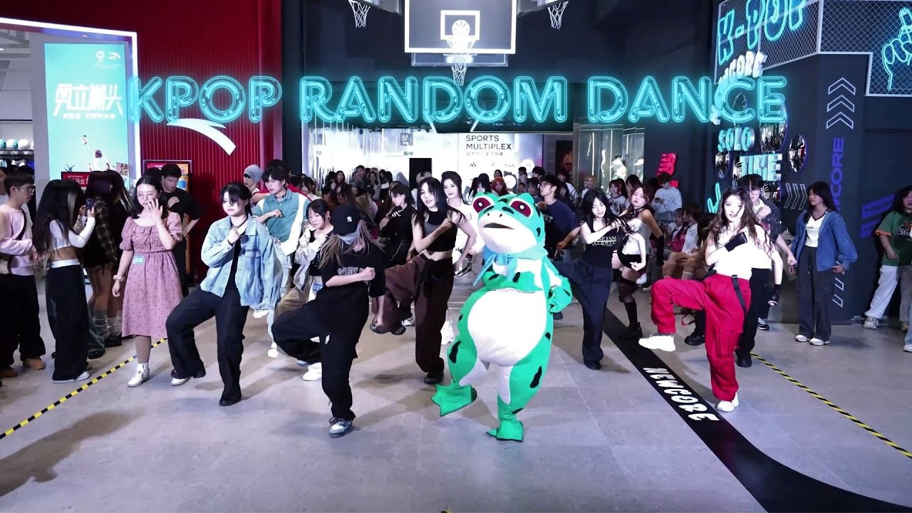 [KPOP RANDOM DANCE IN PUBLIC💙] Chengdu 2024.05.01 - YouTube