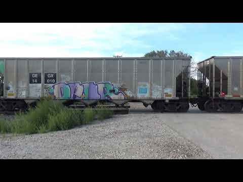 Two BN MACs lead an empty coal train off of the Napier Sub at Pacific Junction, Iowa. - YouTube