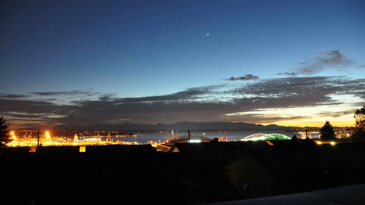 Seattle time-lapse of sunset from rooftop deck - YouTube