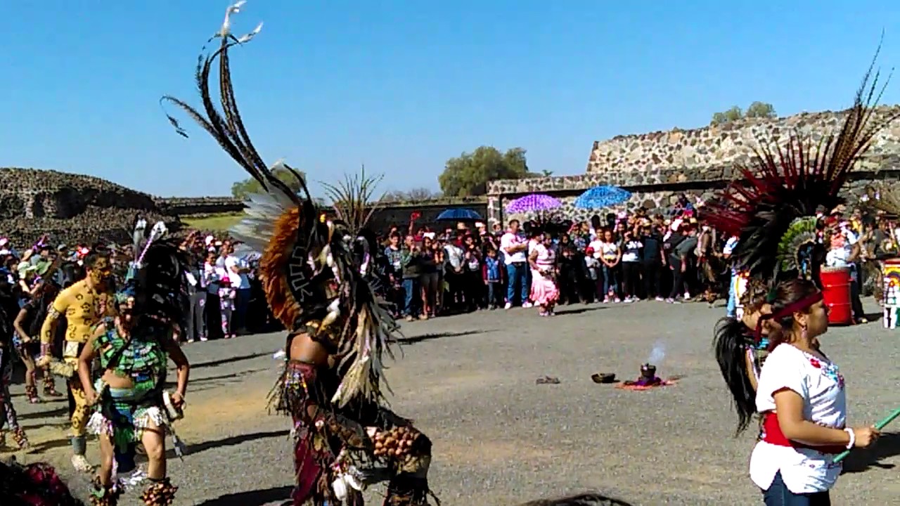 Baile en Teotihuacan pirámide del Sol - YouTube