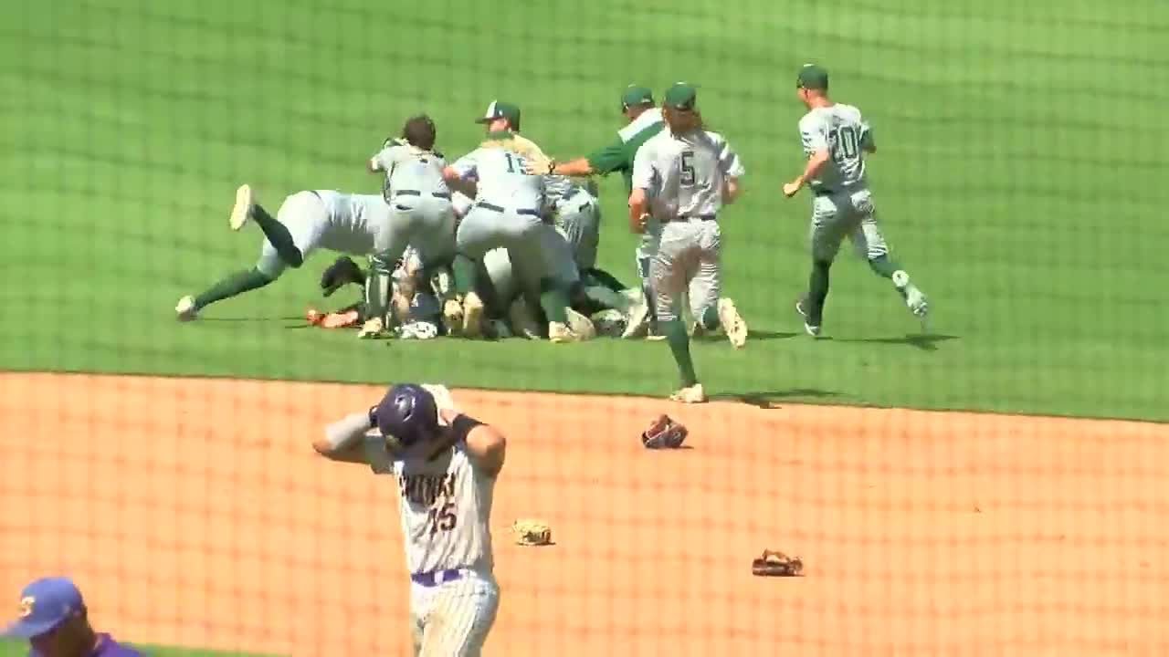 Harleton captures state title in 10-5 win over Shiner - YouTube