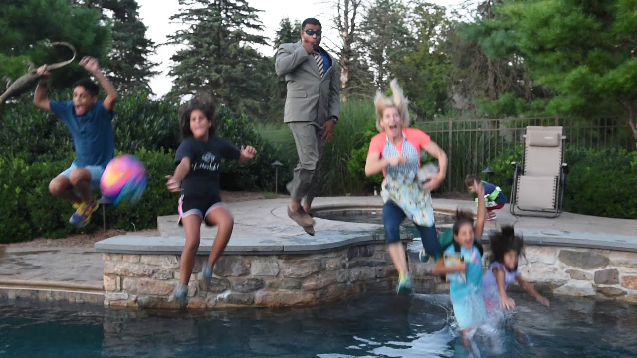 Crazy Family Pool Jump.... - YouTube