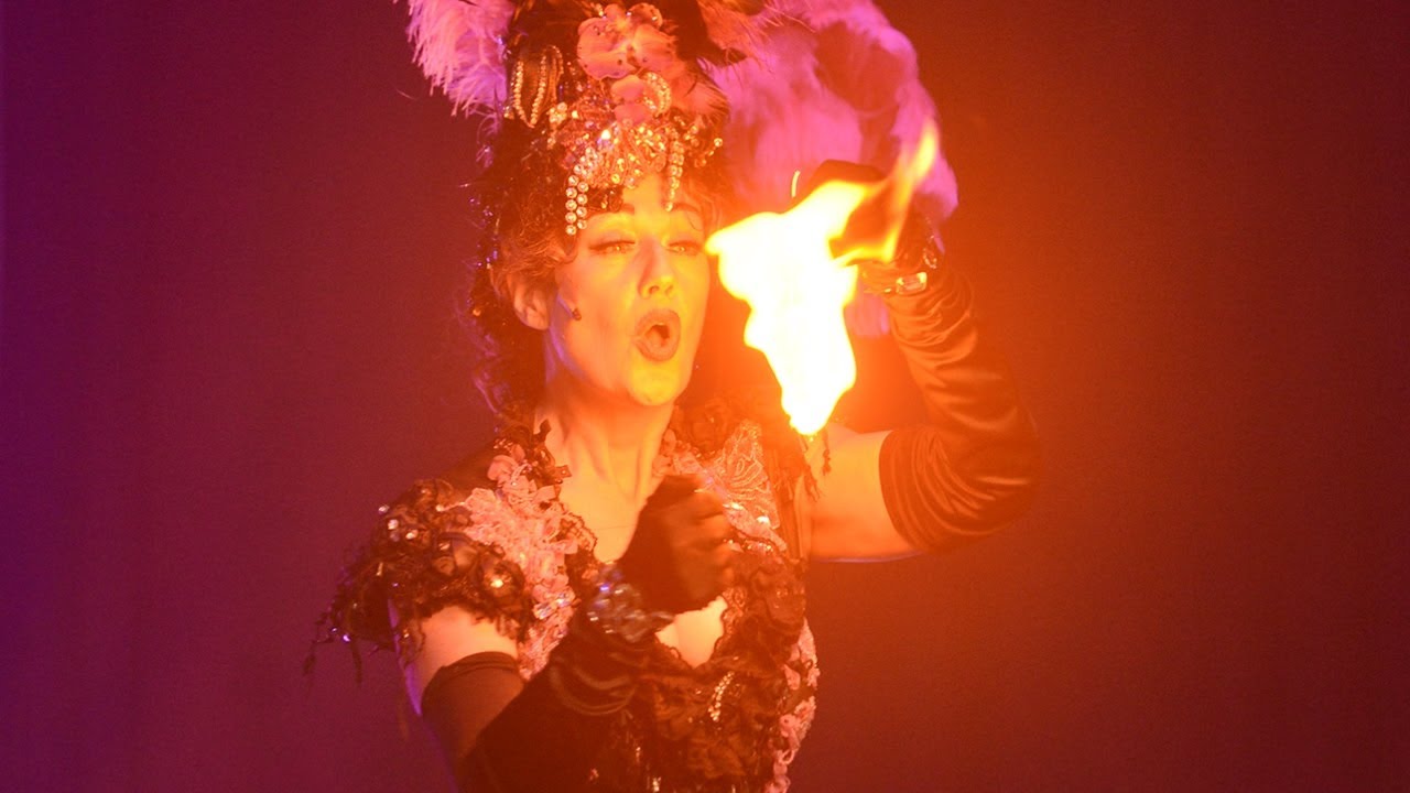 The Velvet Burlesque - Romany - Diva of #Magic - #magician #cabaret # ...