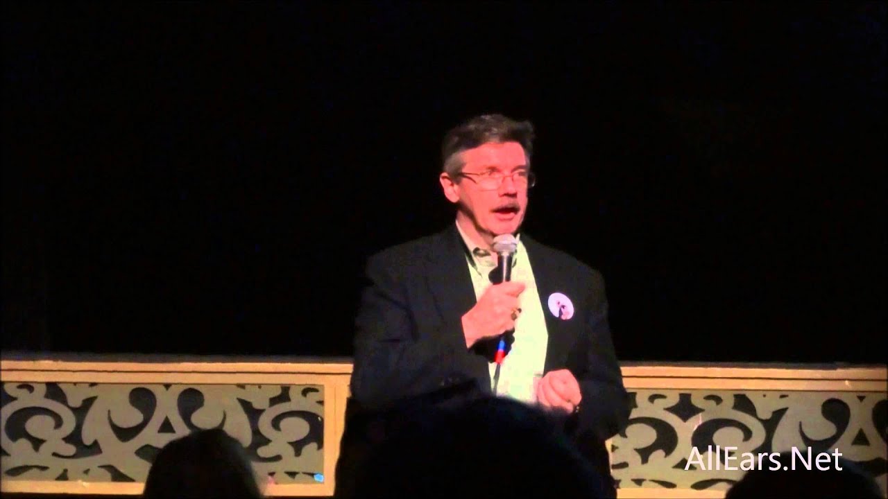 Disney Animator Mark Henn introducing "Snow White" - YouTube