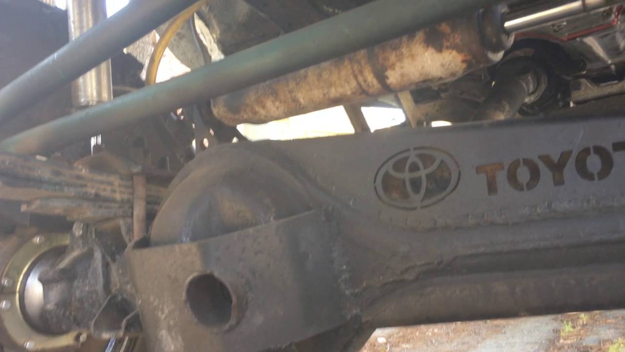 Update #3 on the 85 Toyota 4runner crawler - YouTube