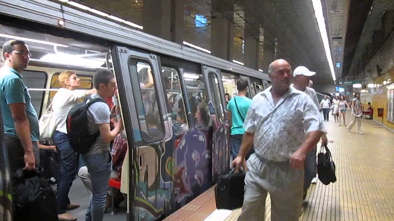 Trenul de Metrou IVA 205-206-222 efectuand statia Timpuri NOI - YouTube