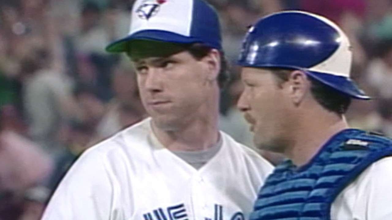 Blue Jays get their first win in SkyDome - YouTube