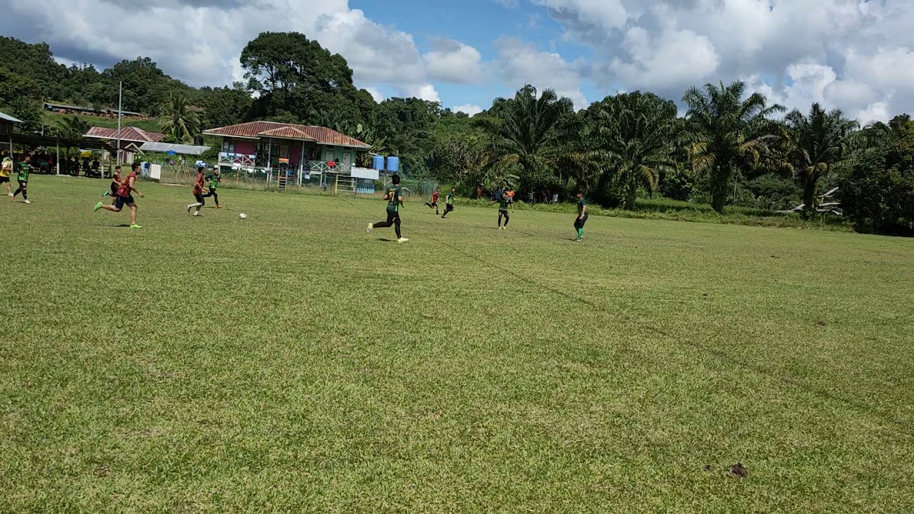 Bola sepak Baram tengah. Team Pillahite B sedang bermain - YouTube
