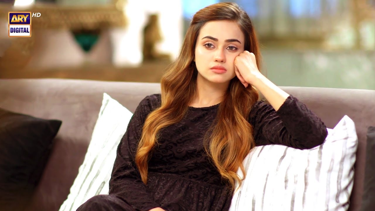 Kanwal Khan | BEST MOMENT #Angna - YouTube