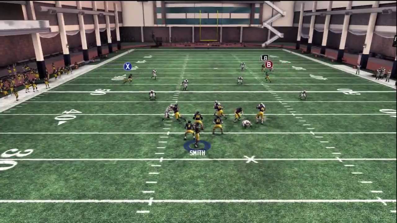 NCAA Football 11 Deep Pass Glitch - YouTube